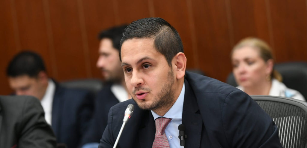 Senador Esteban Quintero instó al presidente Petro a que visitara las ...